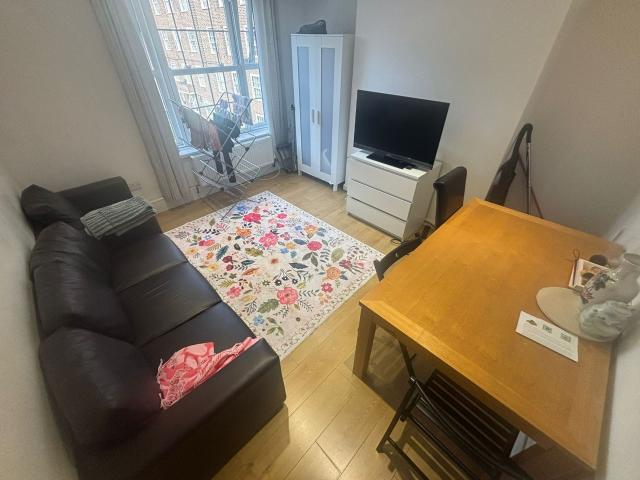 apartment in Whitworth House, London, SE1