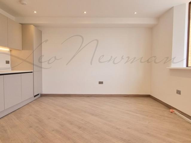 apartment in Widmore Road, Bromley, BR1