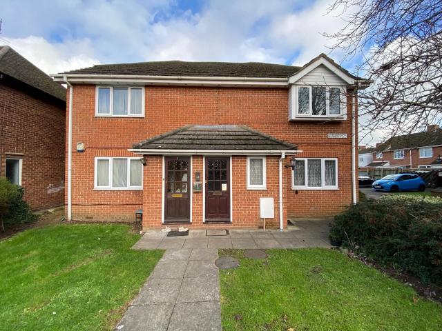 apartment in Willow Road Aylesbury, HP19