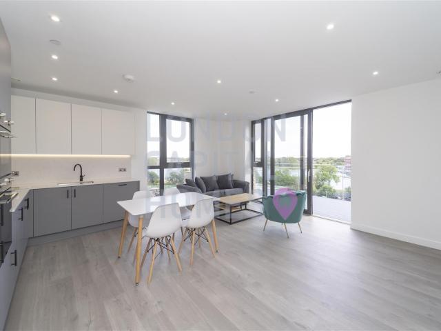 apartment in Willowbrook house, Coster Avenue, London