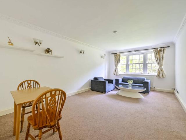 apartment in Wimbledon Park Side