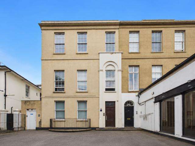 apartment in Winchcombe Street, Cheltenham, GL52