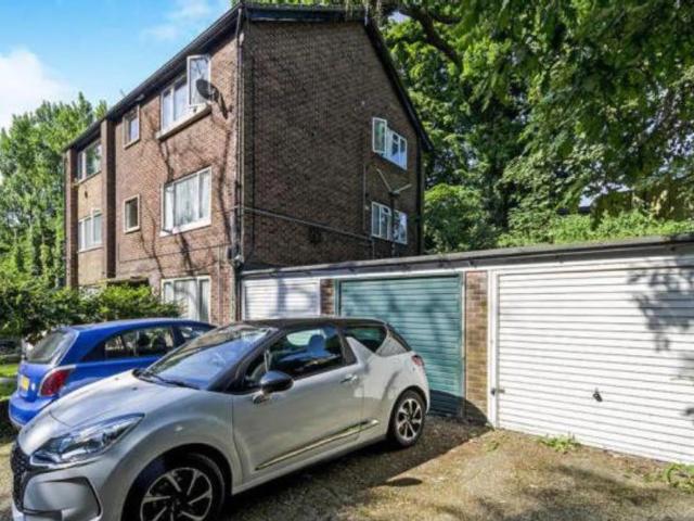 apartment in Wrights Hill SOUTHAMPTON