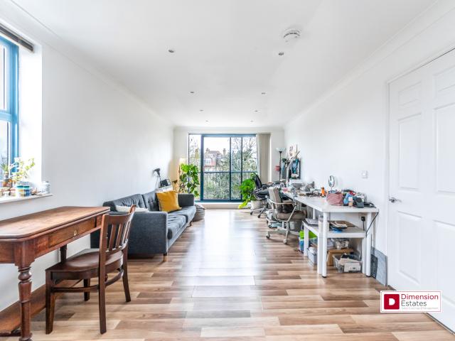 apartment in Tottenham Lane, N8