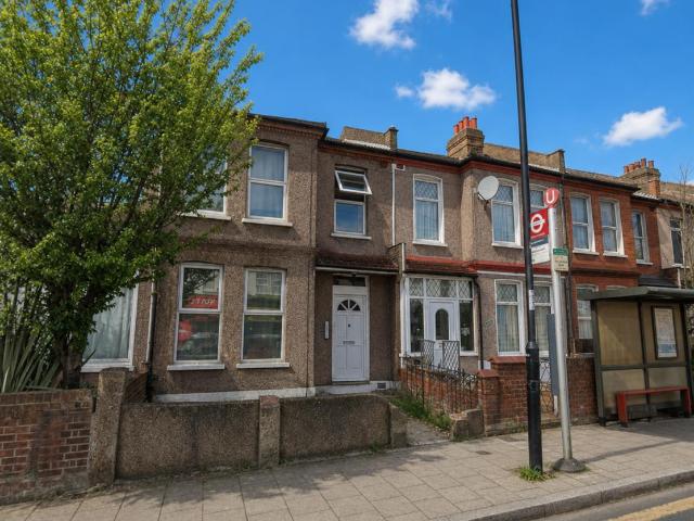 Apartment In Torridon Road, London Se6