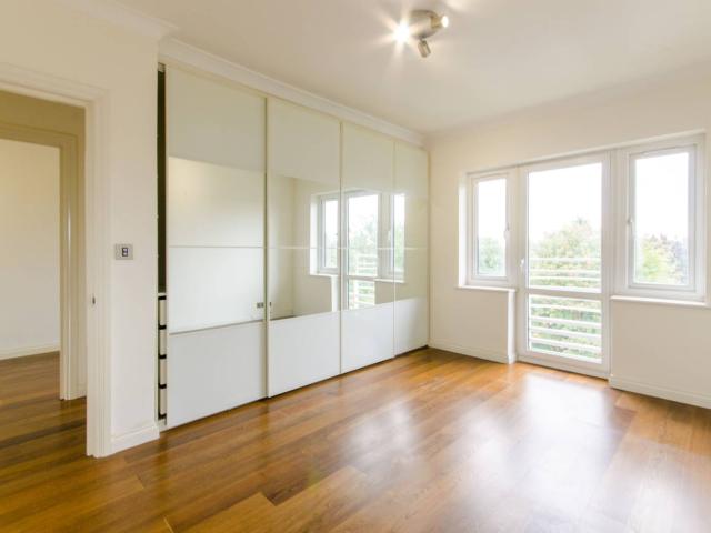 apartment in Torrington Park
