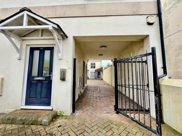 apartment in Tarring Road, Worthing