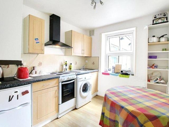 apartment in Thane Villas, Finsbury Park, London N7 7PH