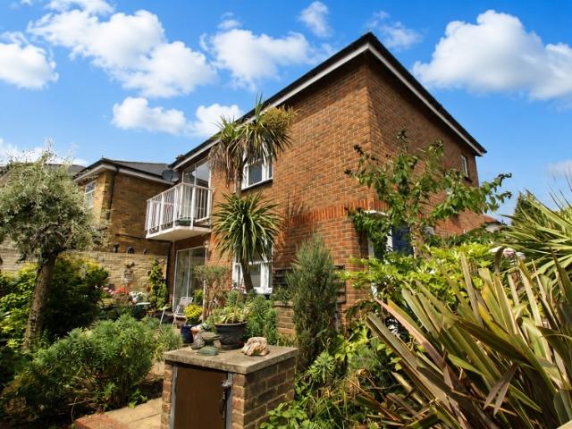 apartment in The Maltings, Church Street, STAINES UPON THAMES