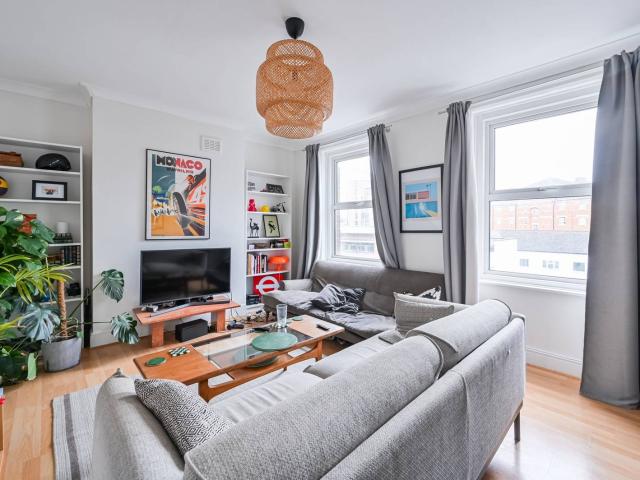 apartment in The Oval, E2