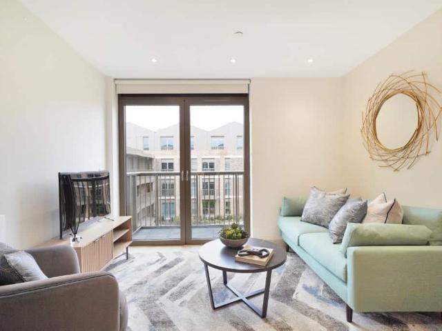 apartment in The Oakgate, Surrey, KT22 7RZ