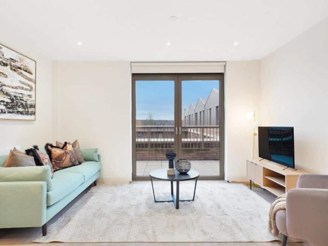 apartment in The Oakgate, Surrey, KT22 7RZ