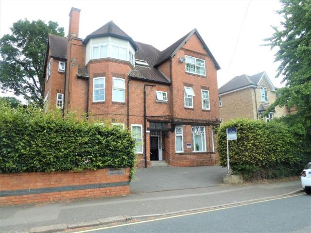 apartment in The Avenue, 52 The Avenue, Cliftonville, Northampton, NN1 5BT