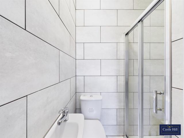 apartment in The Avenue, West Ealing