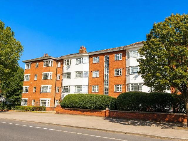 Apartment In The Vale, East Vale, London W3