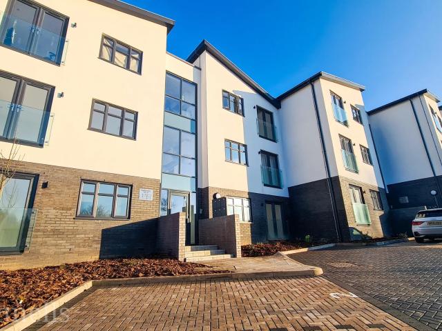apartment in Timbertree Court Cradley Heath, B64