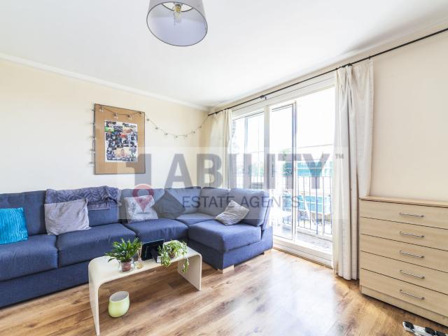 apartment in Trappes House, London, SE16