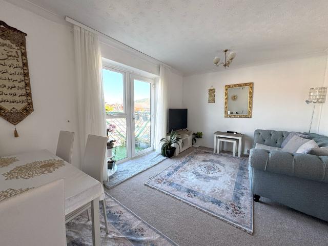 apartment in Trawler Road, Swansea