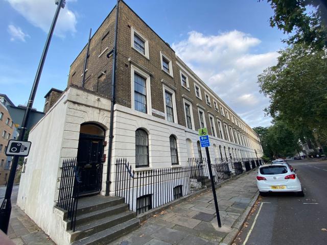 apartment in Trinity Street, London, SE1