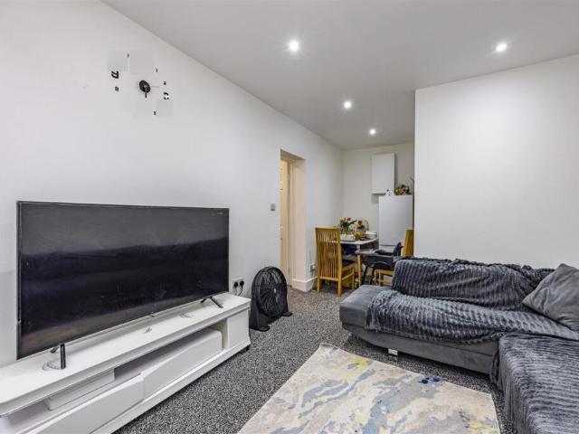 apartment in Trowell Road