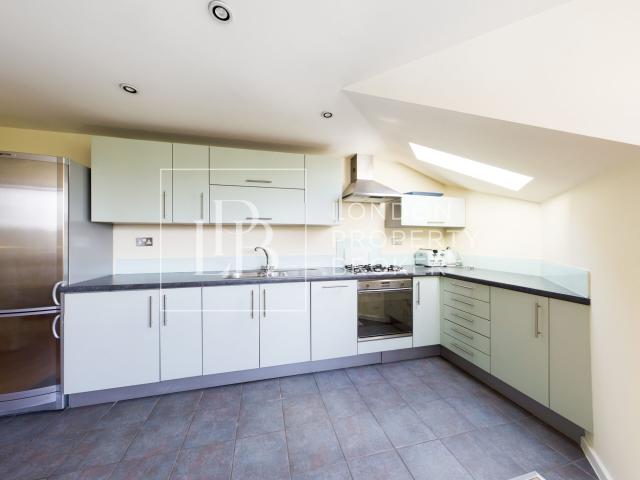 Apartment in Tudor Lodge, Bromley High Street, E3