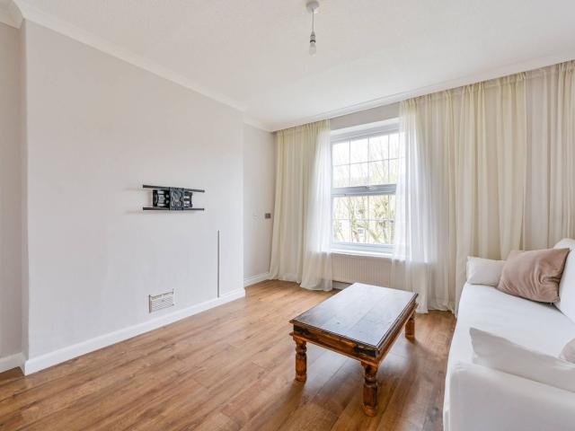 apartment in Tufnell Park Road, N7