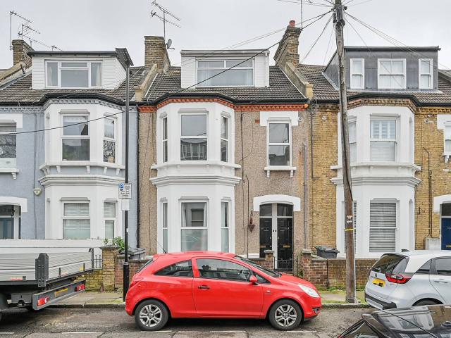 apartment in UPHAM PARK ROAD