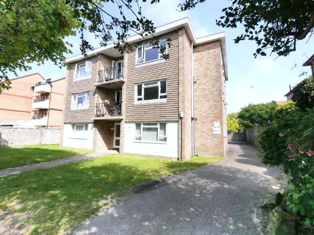 apartment in Victoria Road, Worthing