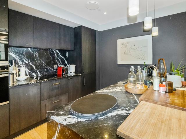 apartment John Islip Street, London, SW1P