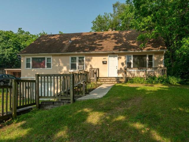Apartment off 28th and Clyde Park Available 2 Bedroom Apartment for Rent at 2700 Clyde Park Ave Sw, Wyoming, MI 49509