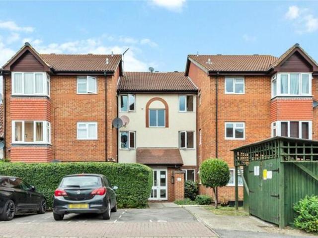 Apartment London Greater London LS100456351