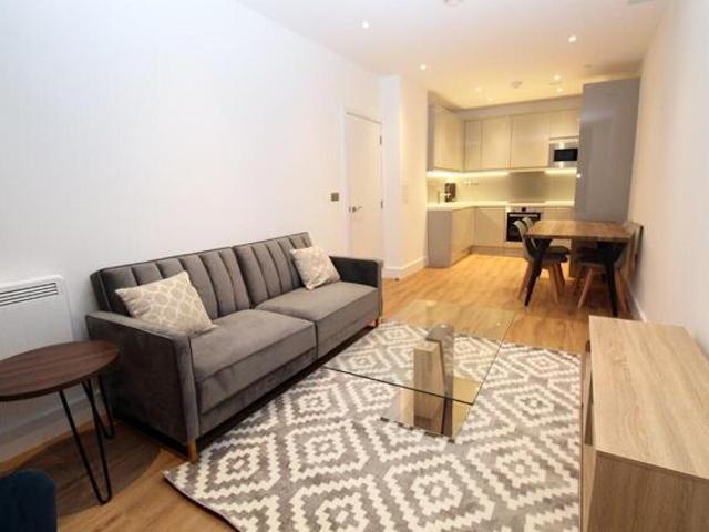 Apartment London Greater London 100023902