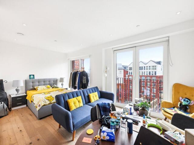 Apartment London Greater London 100579147