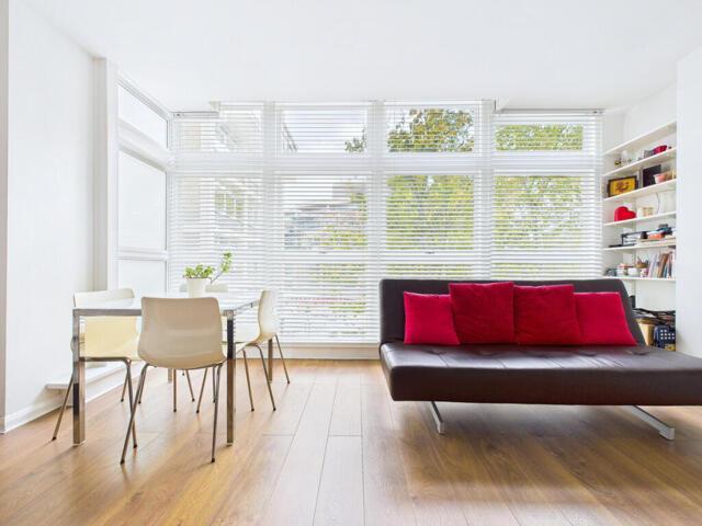 Apartment London Greater London 100648640