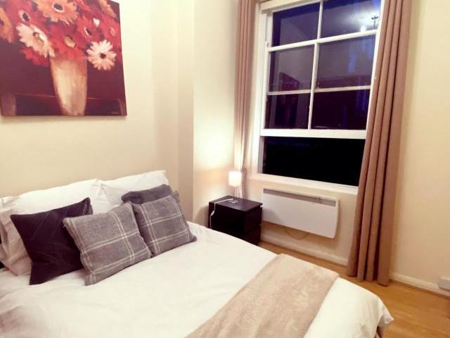 Apartment London London 66083516