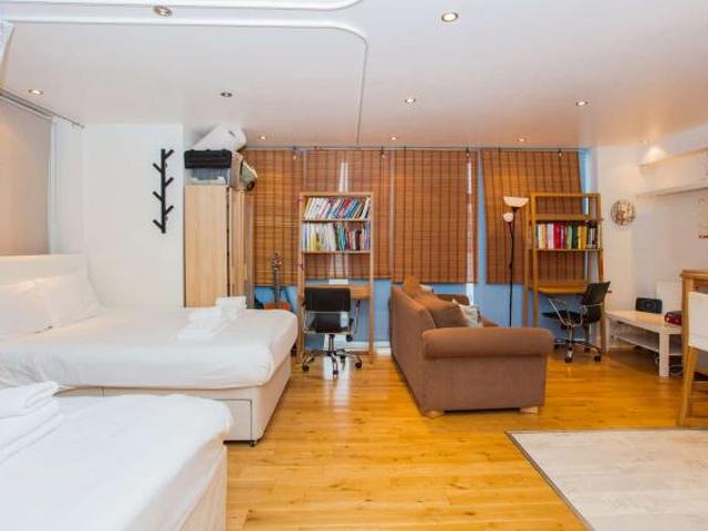 Apartment London London 71881202