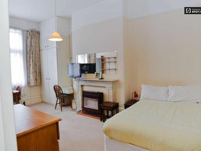 Apartment London London 72061886