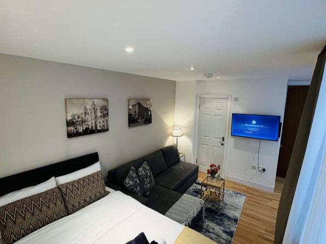 Apartment London London 84776040