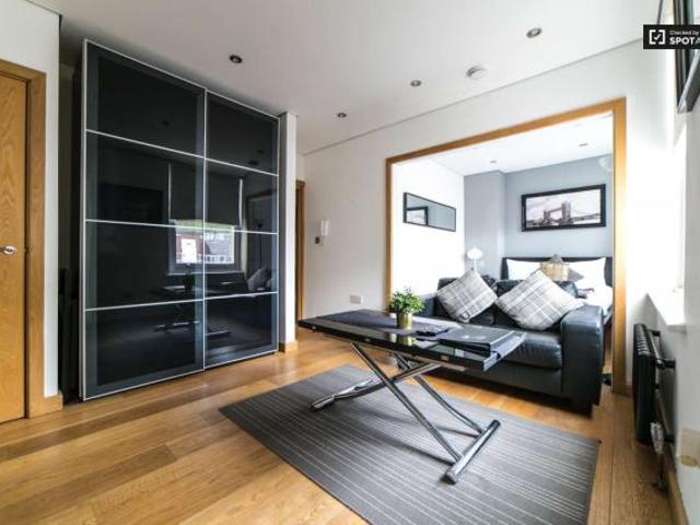 Apartment London London 88597748