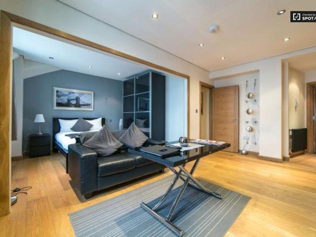 Apartment London London 88597751
