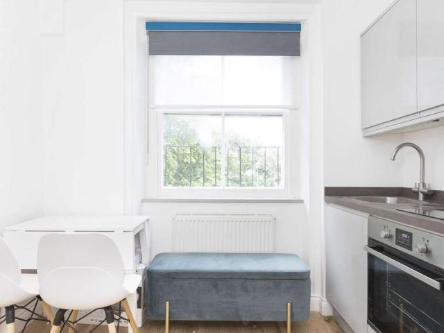 Apartment London London 92510788
