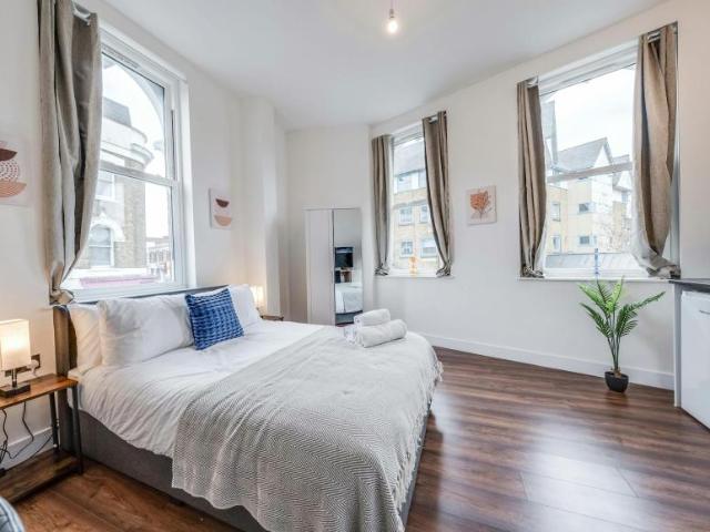 Apartment London London 93982130
