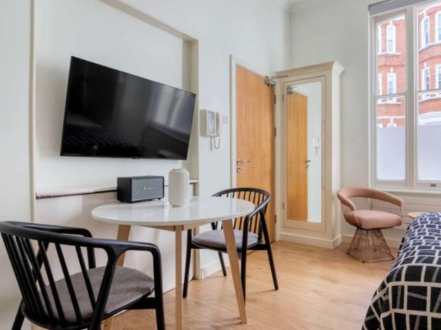 Apartment London London 95626522