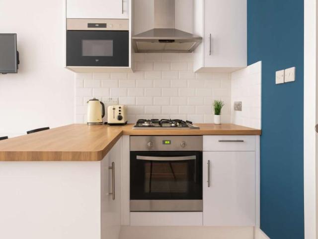 Apartment London London 97086244