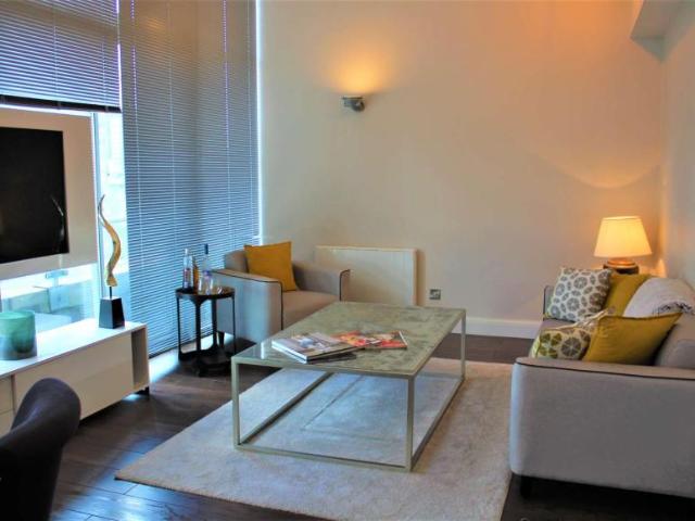 Apartment London London 97010386