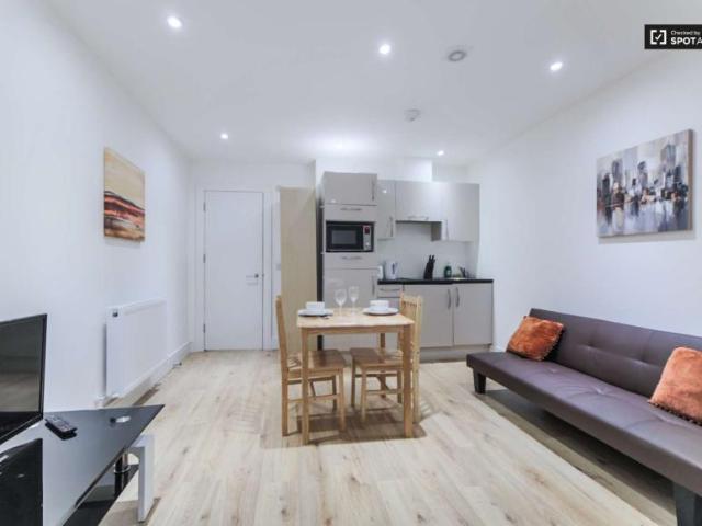 Apartment London London 97944711