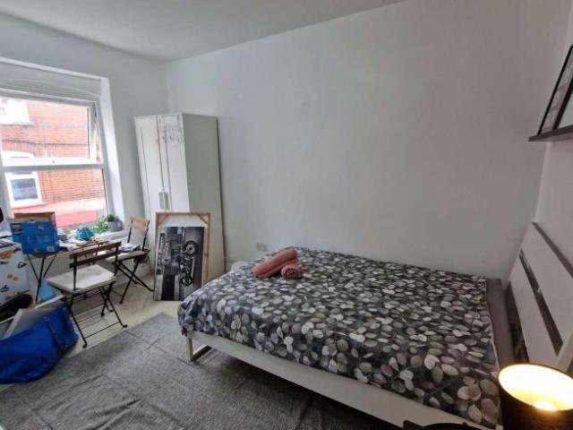Apartment London London 98103095