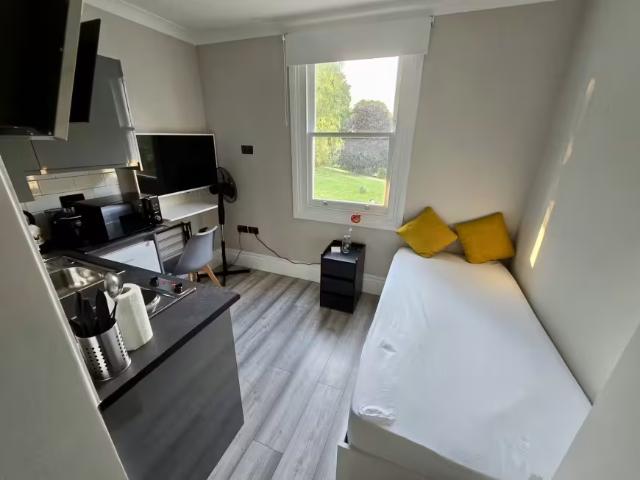 Apartment London London 98602725