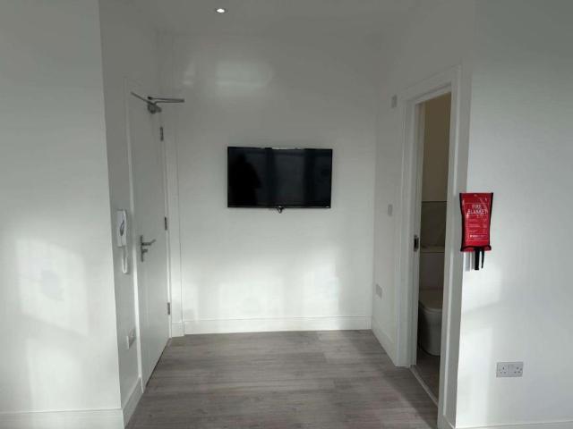 Apartment London London 98960735
