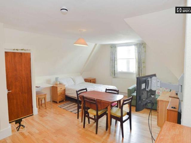 Apartment London London 101817568
